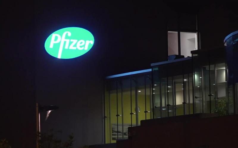 Εμβόλια Pfizer: Οι παρενέργειες μετά την 3η δόση – Ποιοι έχουν έντονες ...