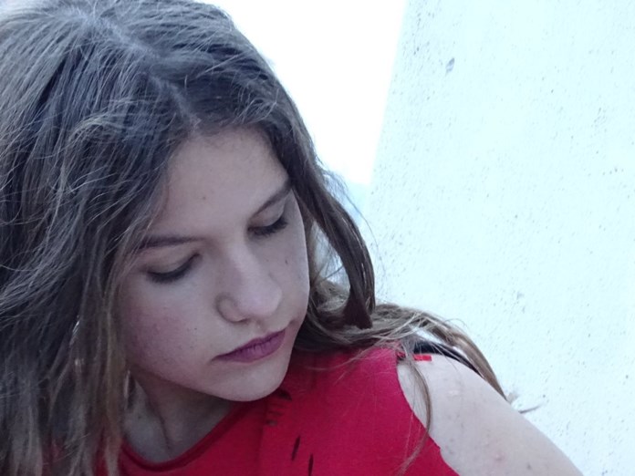 Αρχαία τραγωδία: Θρήνος για την 19χρονη που «έφυγε» από καρκίνο – Την ...